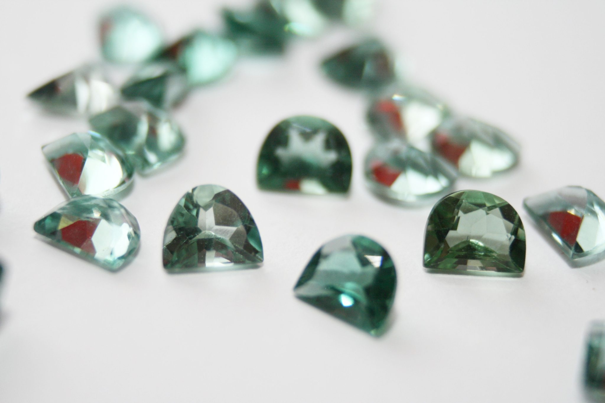 Welke groene edelstenen zijn er? - Groenenboom Sieraden